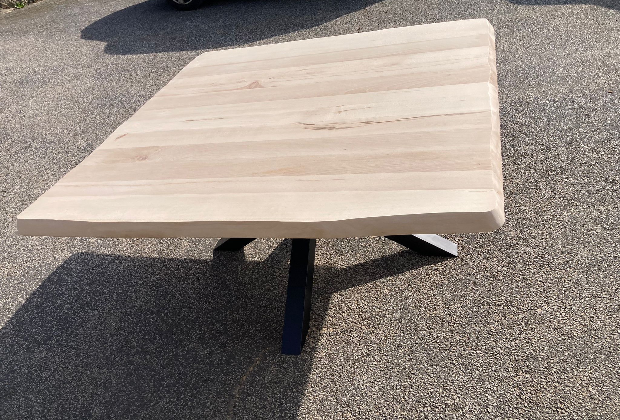 TABLES CARREES - A table avec Dav